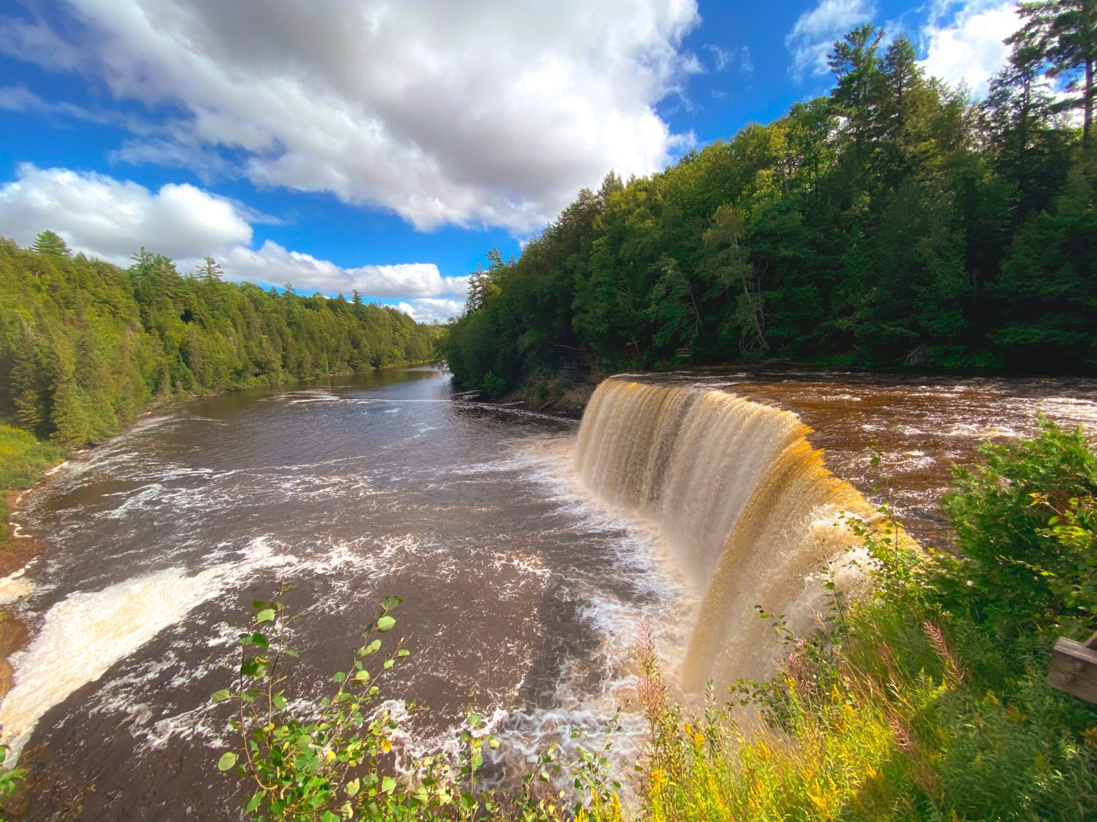 Tahquamenon Falls Facts and Information